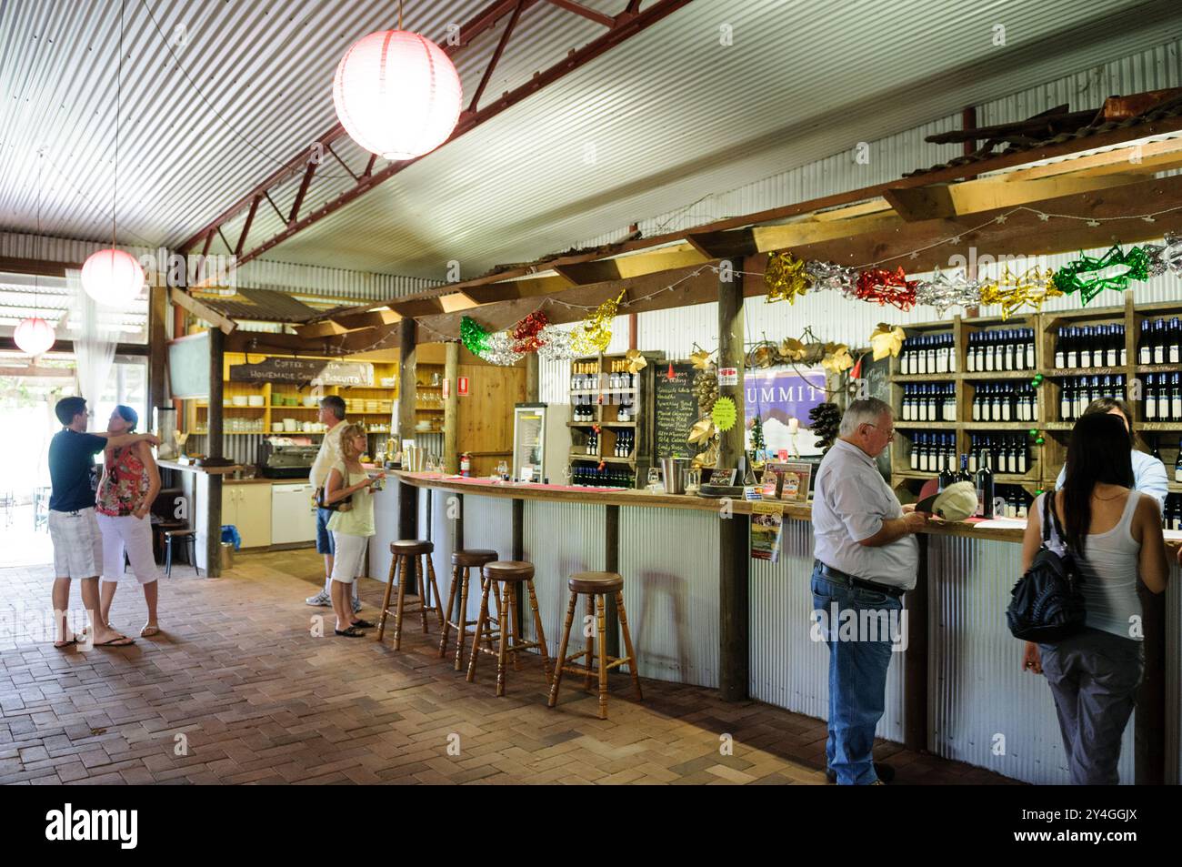 Summit estate tasting room hi-res stock photography and images - Alamy