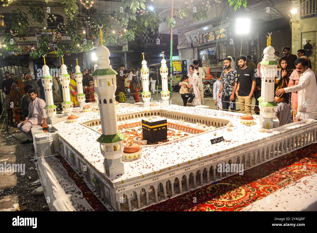 Lahore, Pakistan. 17th Sep, 2024. Devotees gather to celebrate Eid ...