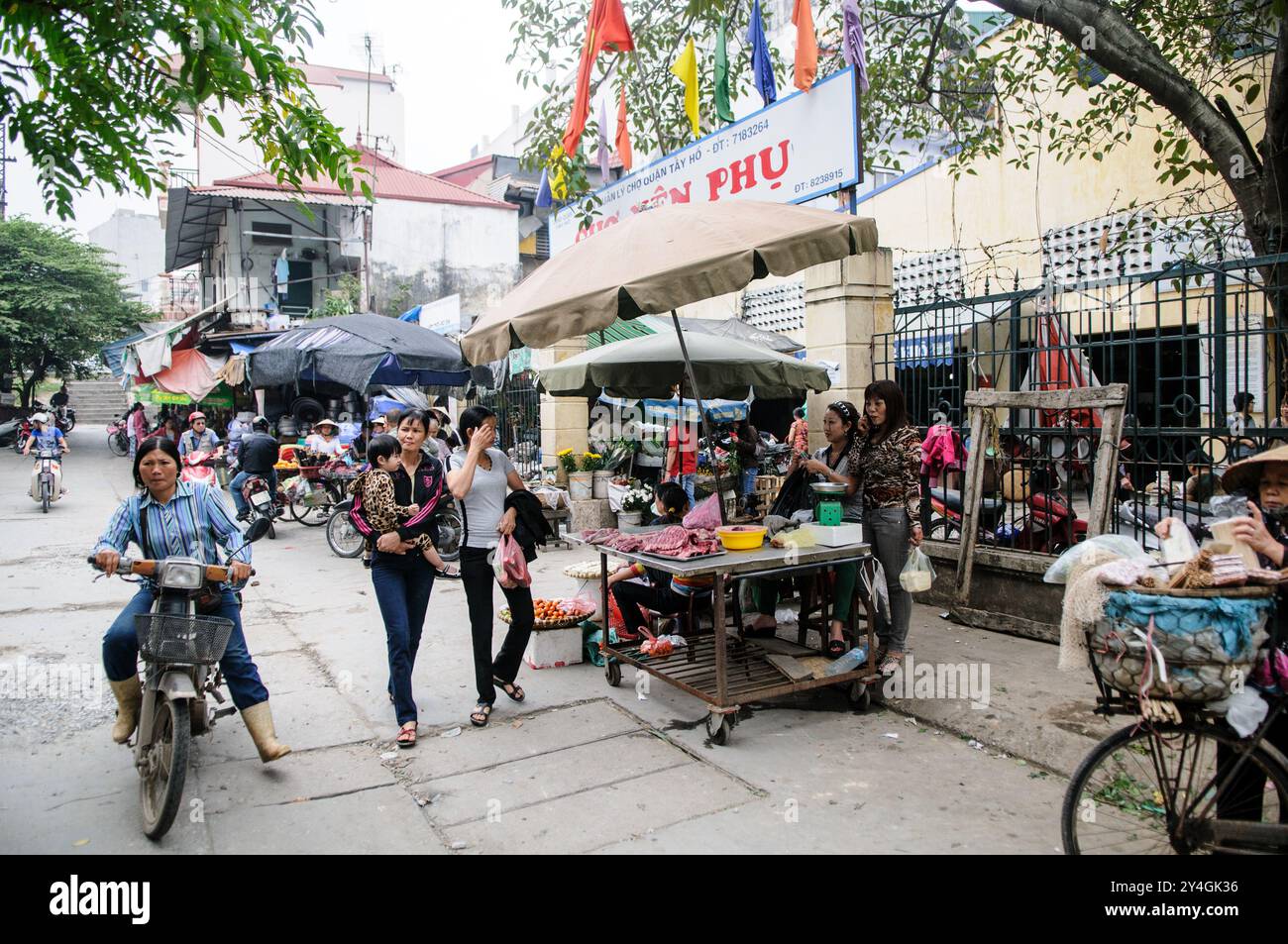 Fresh food market street entrance hanoi vietnam hi-res stock ...