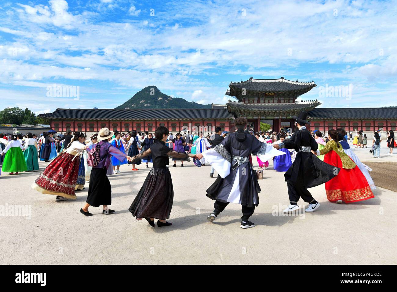 Chuseok holidays in Seoul, South Korea Tourists wearing traditional ...