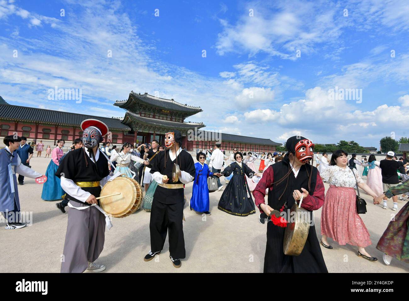 Chuseok holidays in Seoul, South Korea Tourists wearing traditional ...