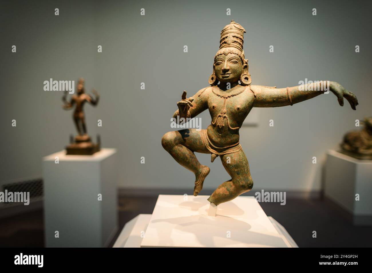 Child saint sambandar statue hi-res stock photography and images - Alamy