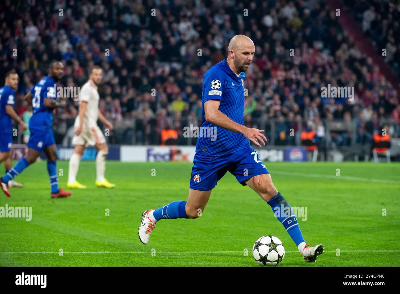Josip Misic (GNK Dinamo, #27) am Ball, GER, FC Bayern Muenchen vs. GNK ...