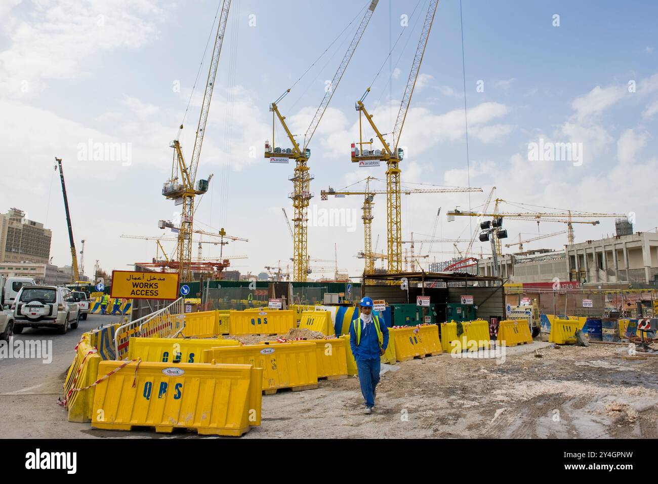 Qatar, Doha, Construction site Stock Photo - Alamy