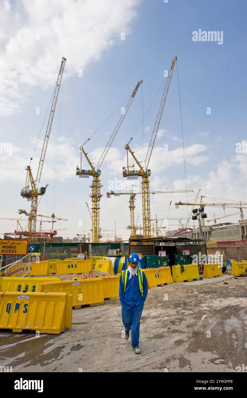 Qatar construction site hi-res stock photography and images - Alamy