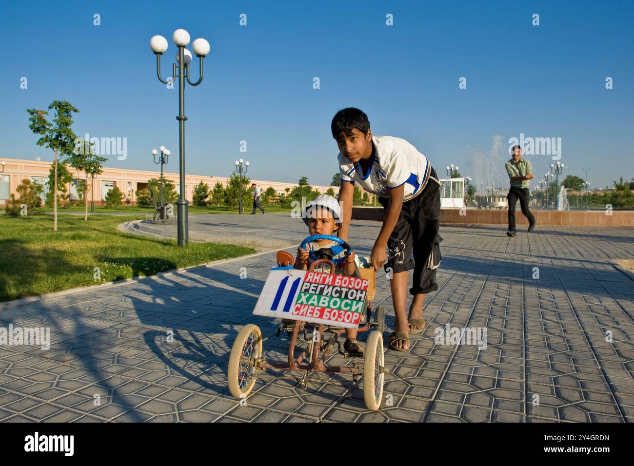 Uzbekistan, Samarkand, boys Stock Photo - Alamy