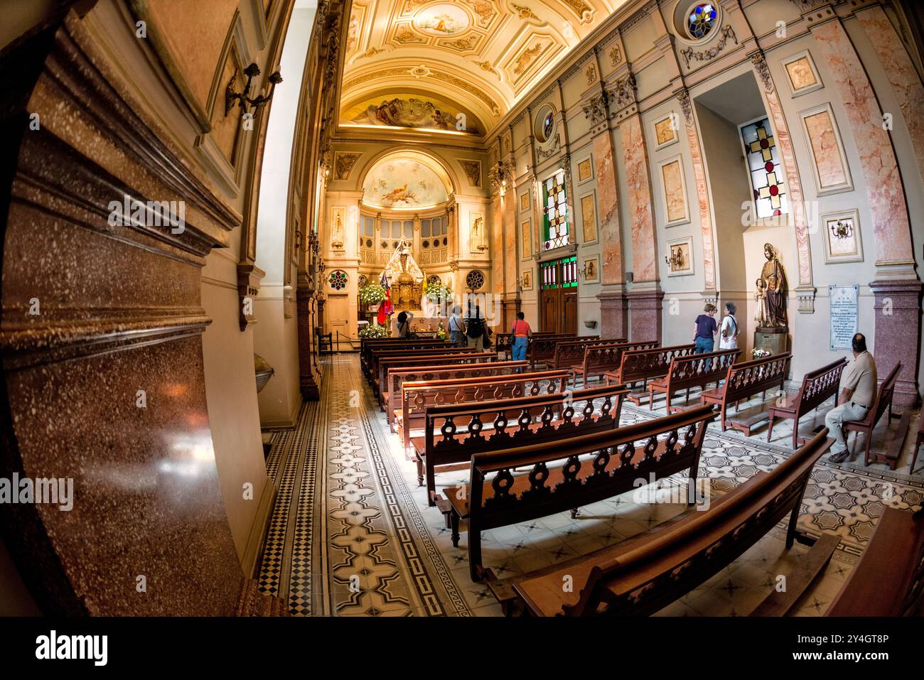 A chapel in the Metropolitan Cathedral of Santiago (Catedral ...