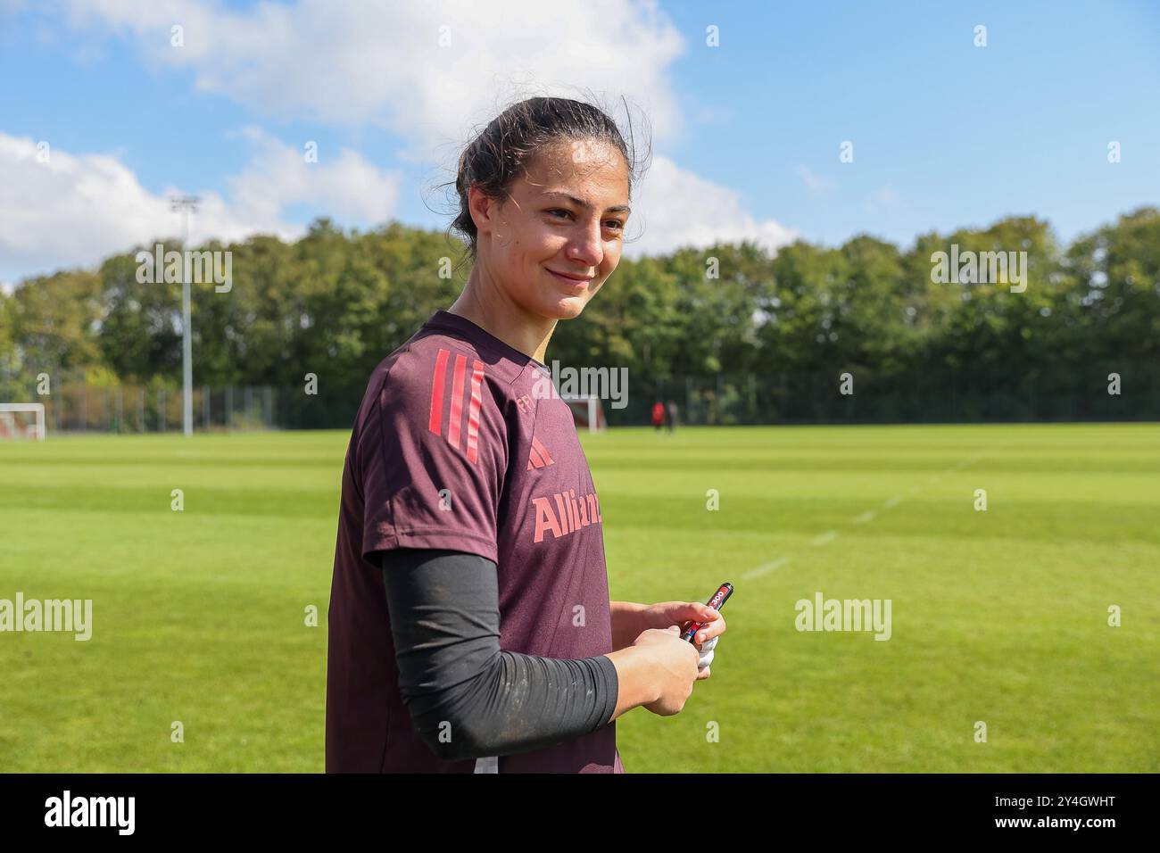 Maria Luisa Grohs (FC Bayern Muenchen, 01) nach dem Training ...
