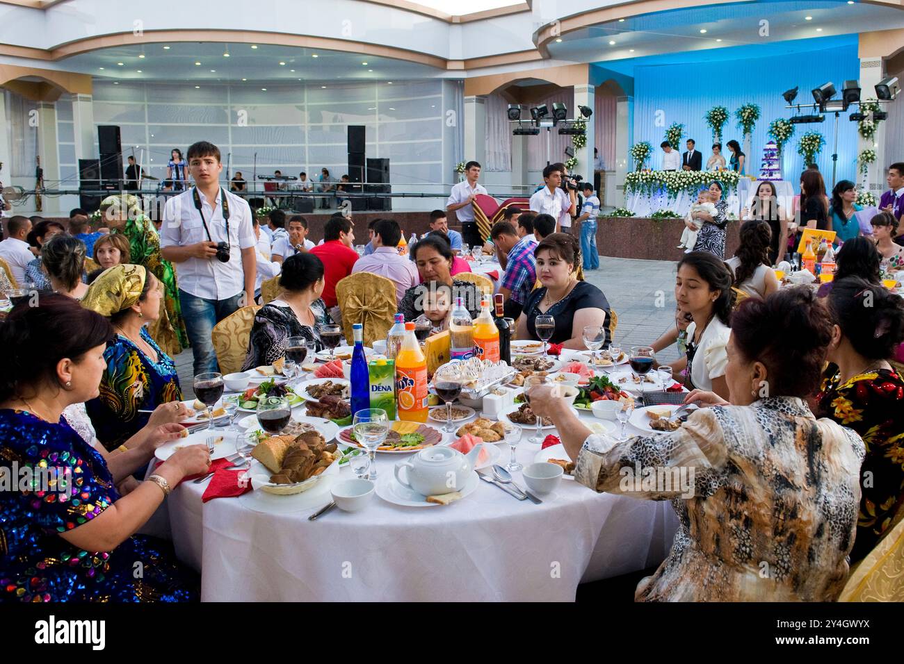Uzbekistan, Samarkand, Wedding party Stock Photo - Alamy