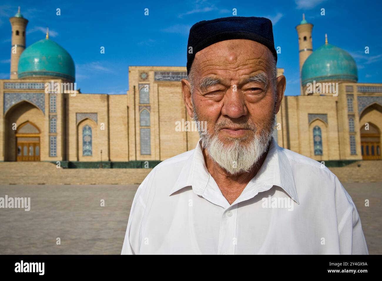 Uzbekistan, Tashkent, Old man at the Khazret Imam complex Stock Photo ...