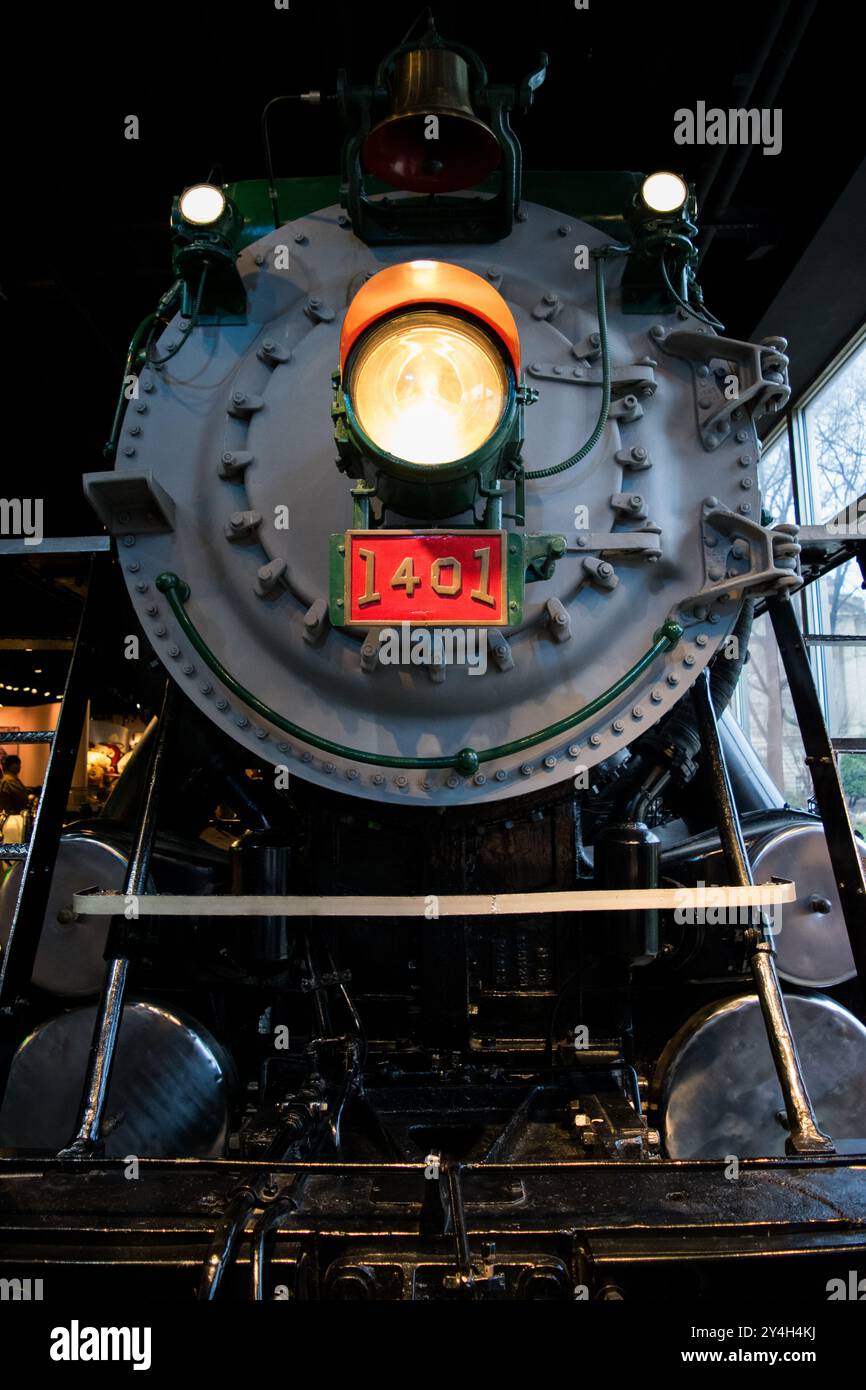 WASHINGTON, DC — Southern Railway locomotive 1401, a 4-6-2 "Pacific ...