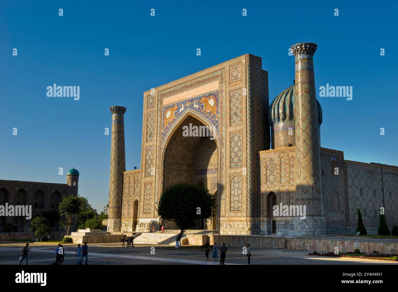 Shir dor madrasah hi-res stock photography and images - Alamy