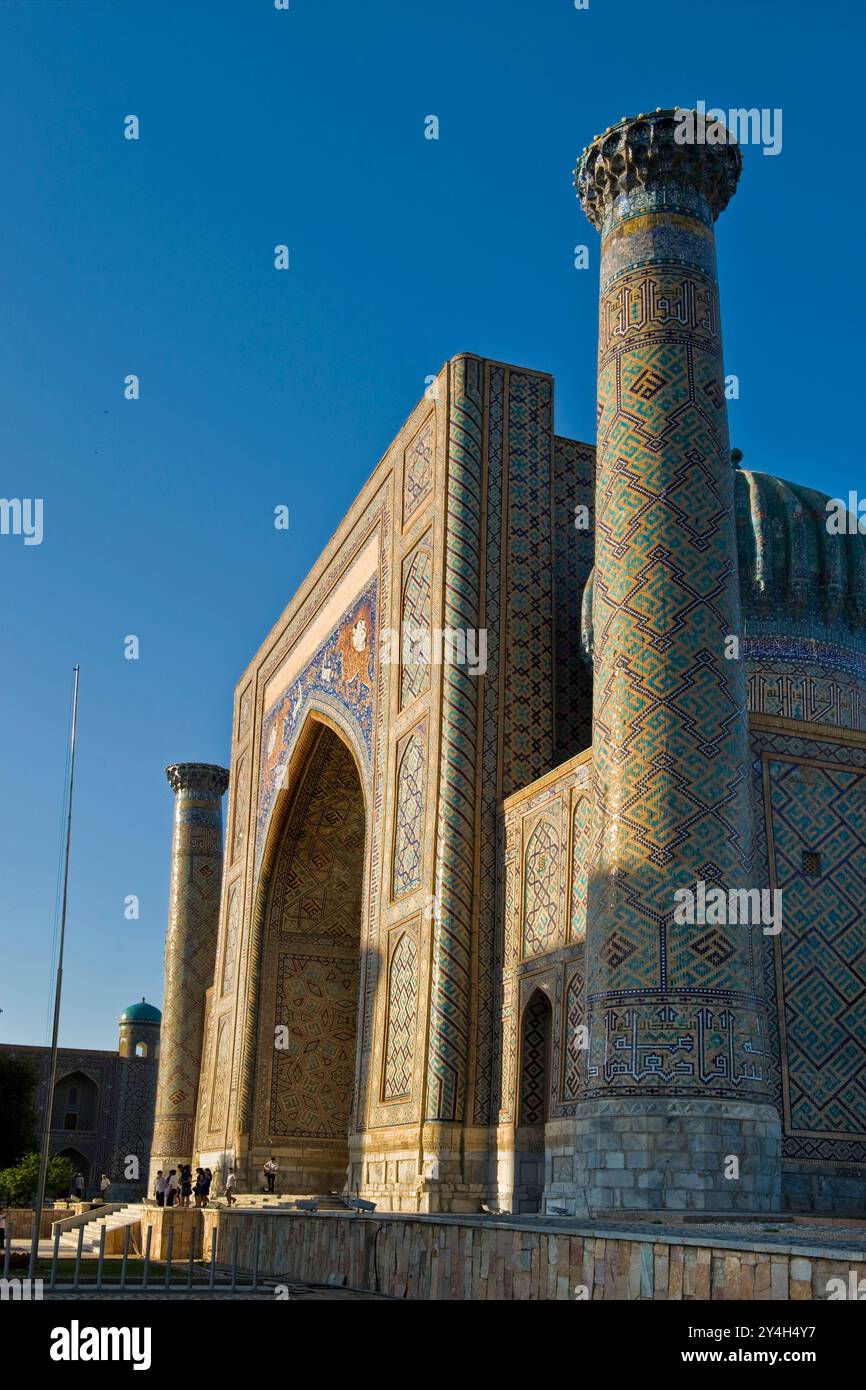Uzbekistan, Samarkand, Registan, Shir Dor Madrasah Stock Photo - Alamy