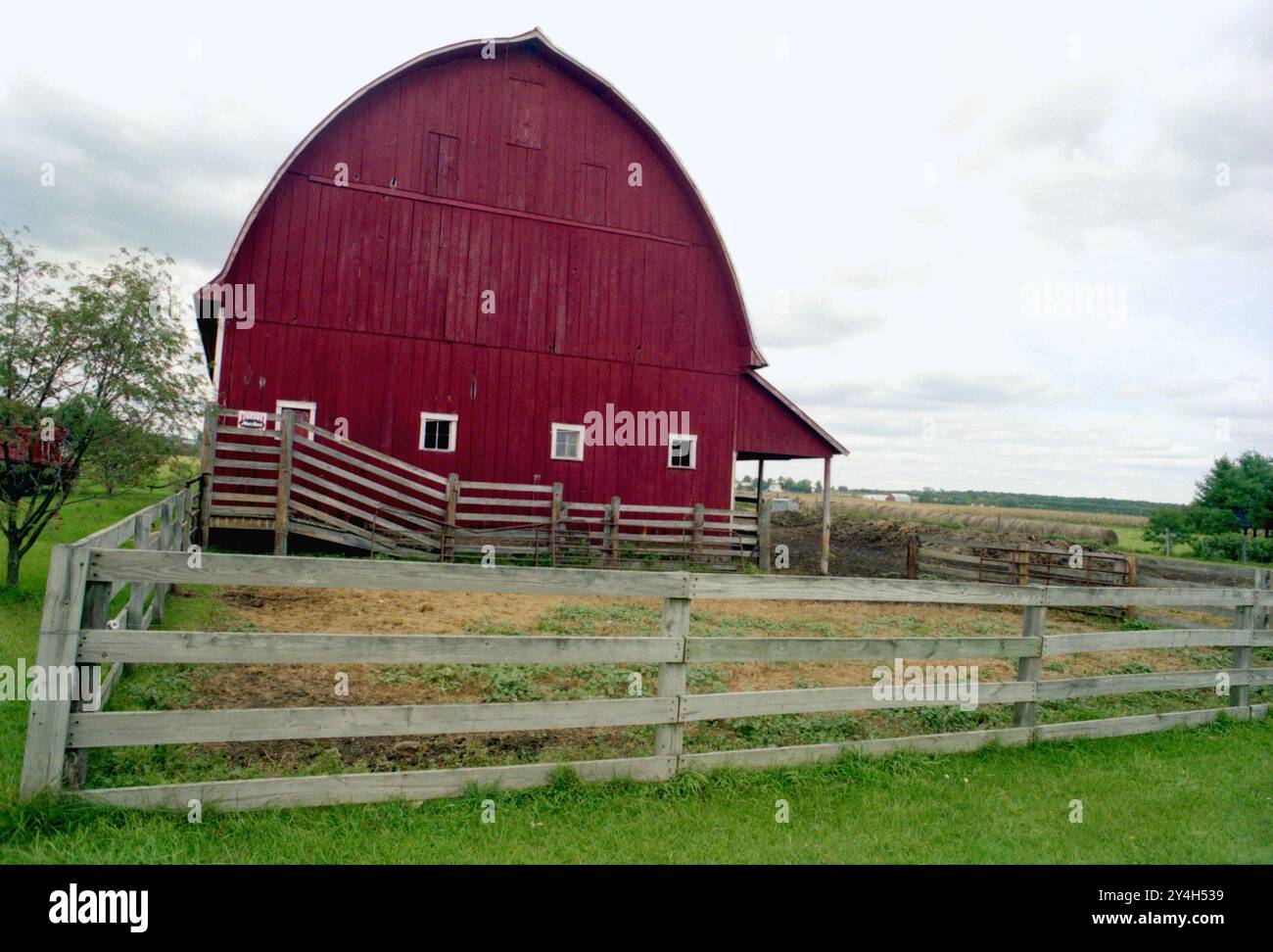 Large barn in Michigan, USA, approx. 1998 Stock Photo - Alamy