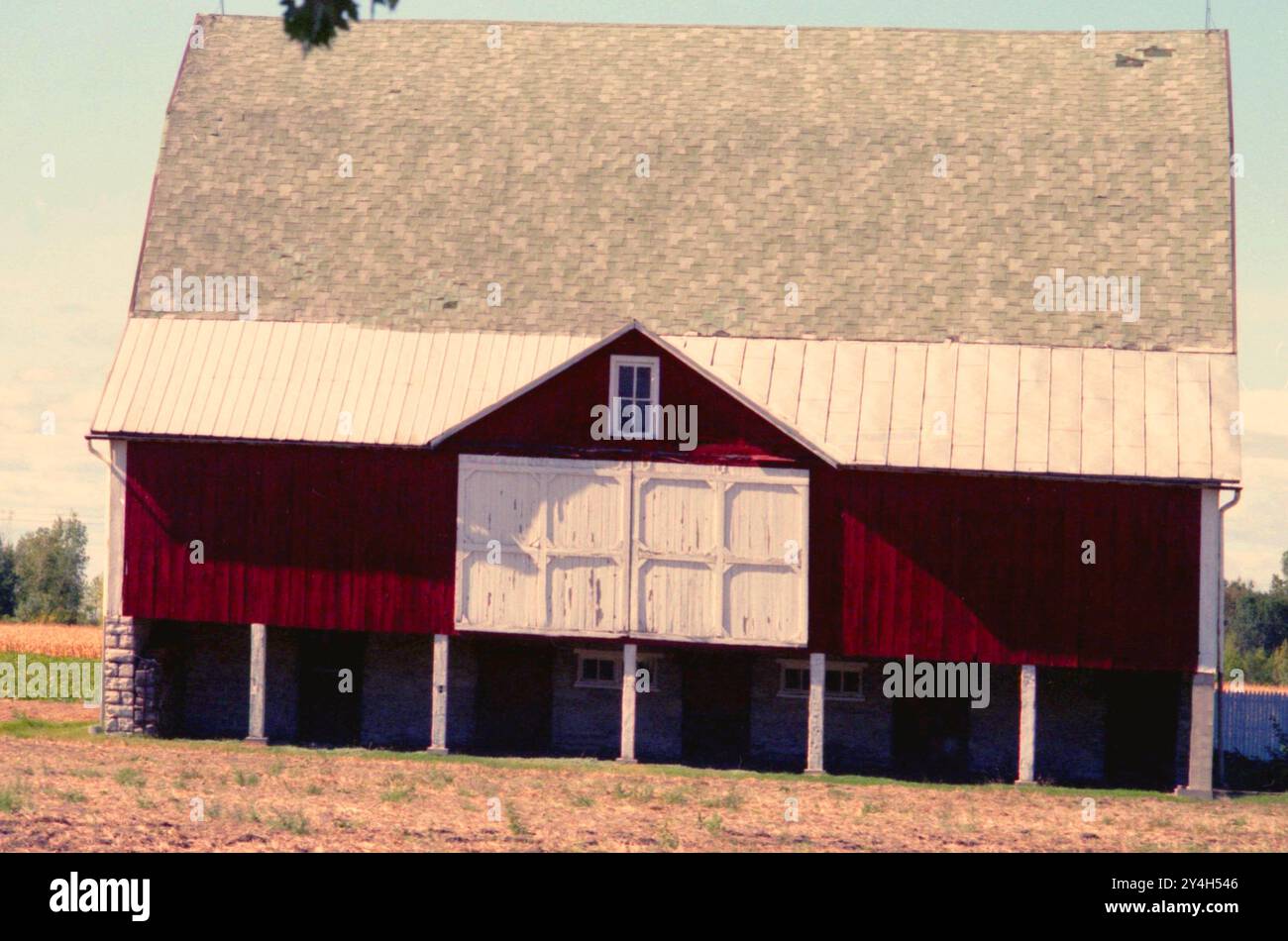 American farm barn in michigan hi-res stock photography and images - Alamy