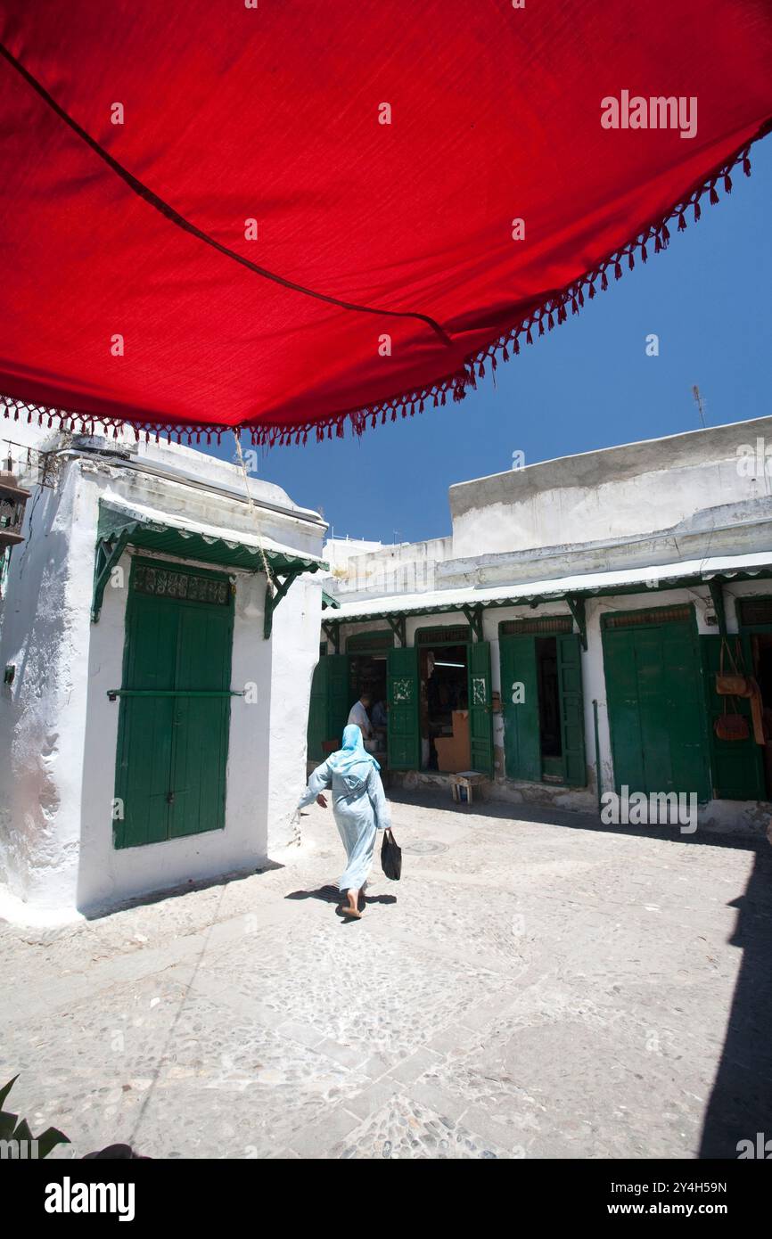 Square whitewashed green doors hi-res stock photography and images - Alamy