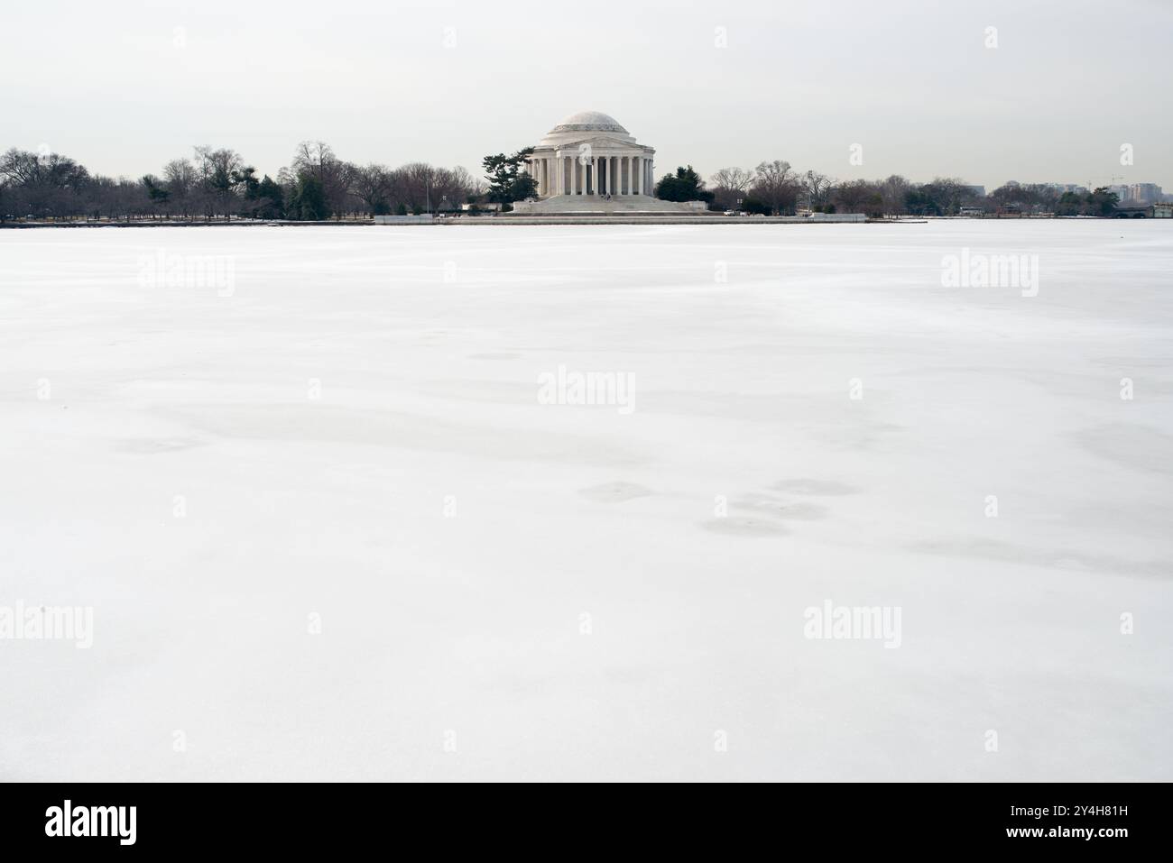Icy tidal basin hi-res stock photography and images - Alamy