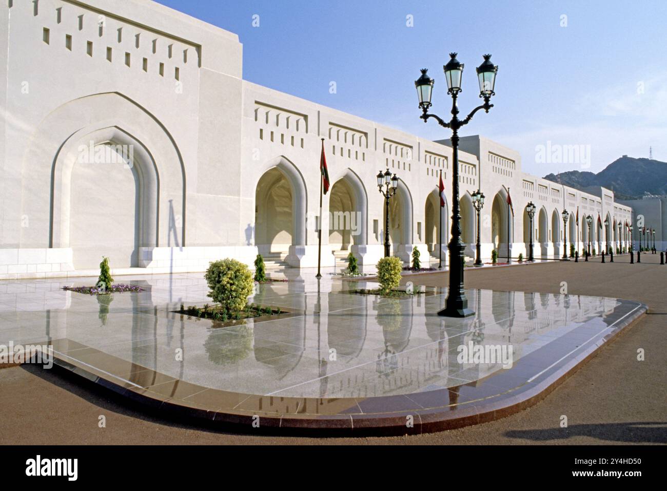 Muscat. Building Near The Palace Of Sultan Qaboos Stock Photo - Alamy