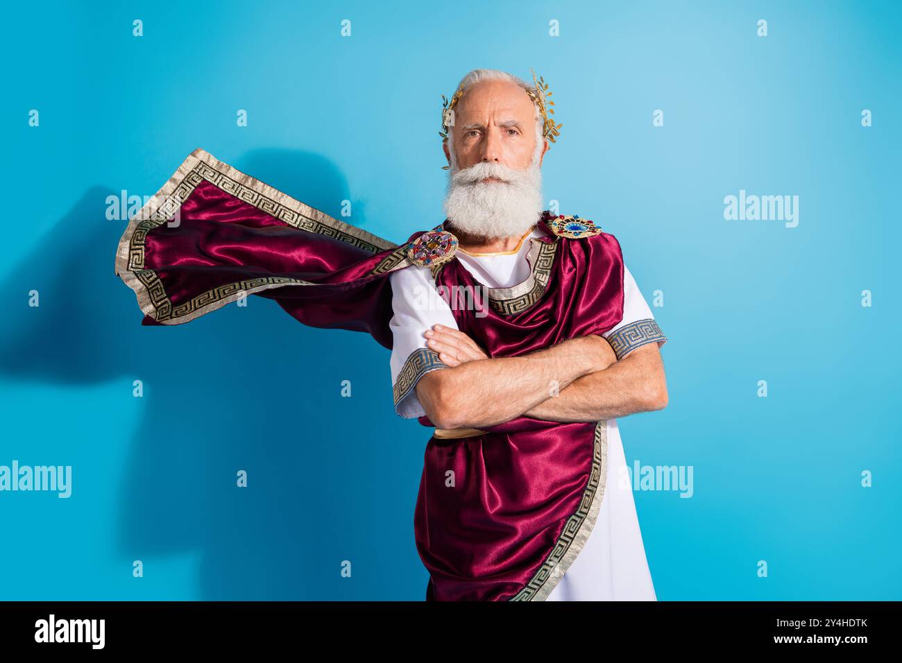 Photo of powerful mature man crossed hands confident wear ancient roman ...