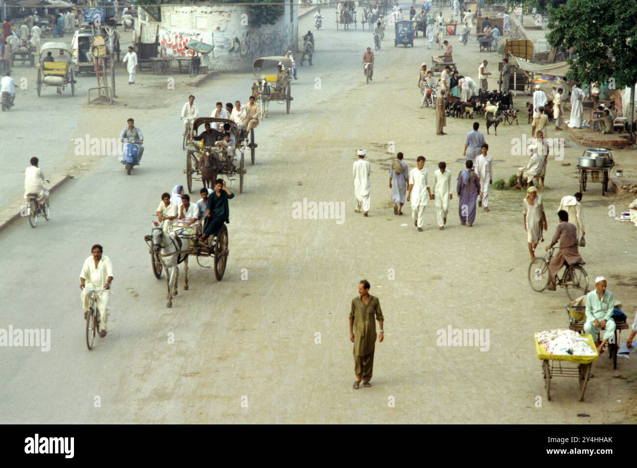 Asia. Pakistan. A Street In Lahore Stock Photo - Alamy