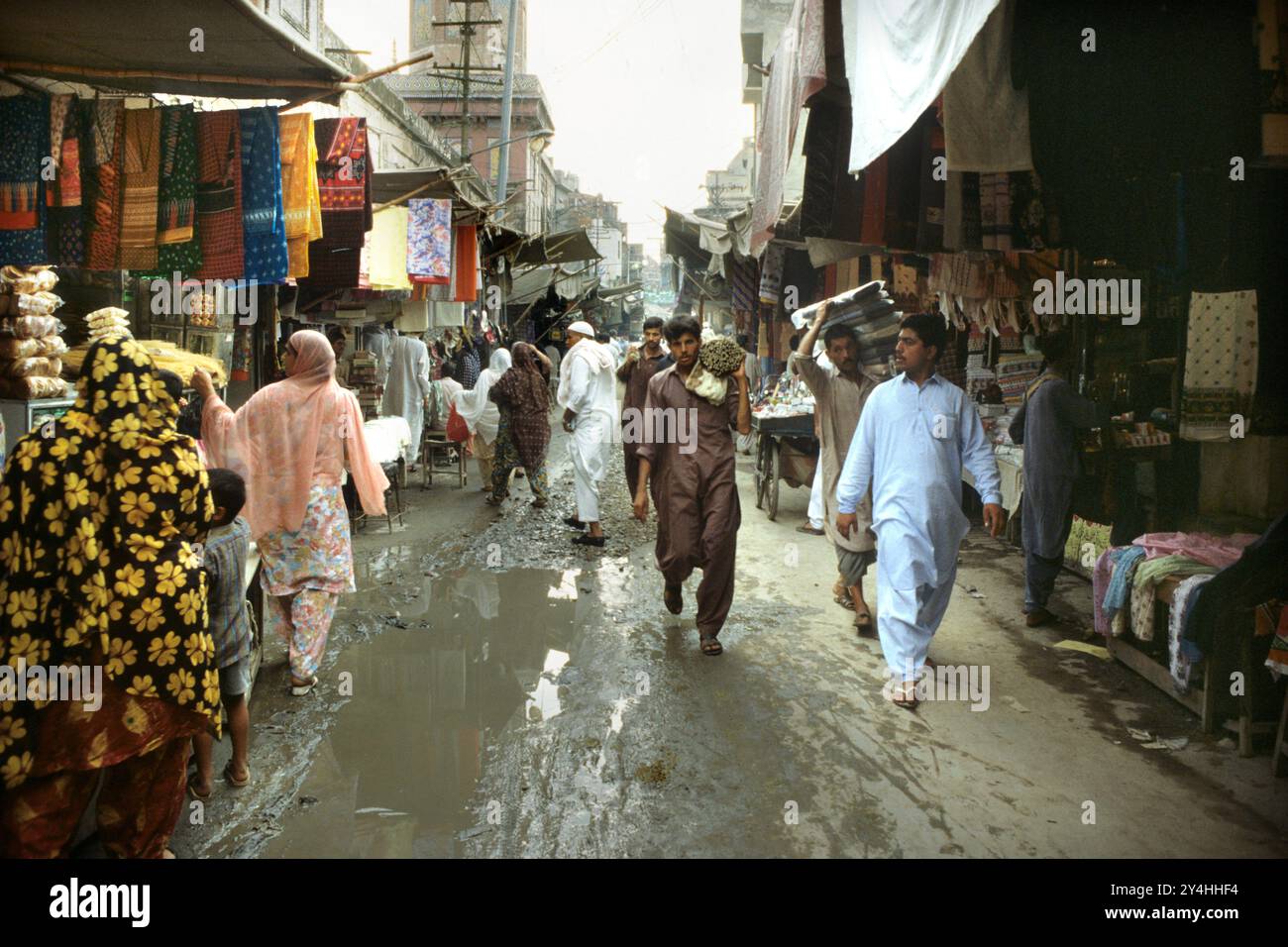 Lahore pakistan market hi-res stock photography and images - Alamy