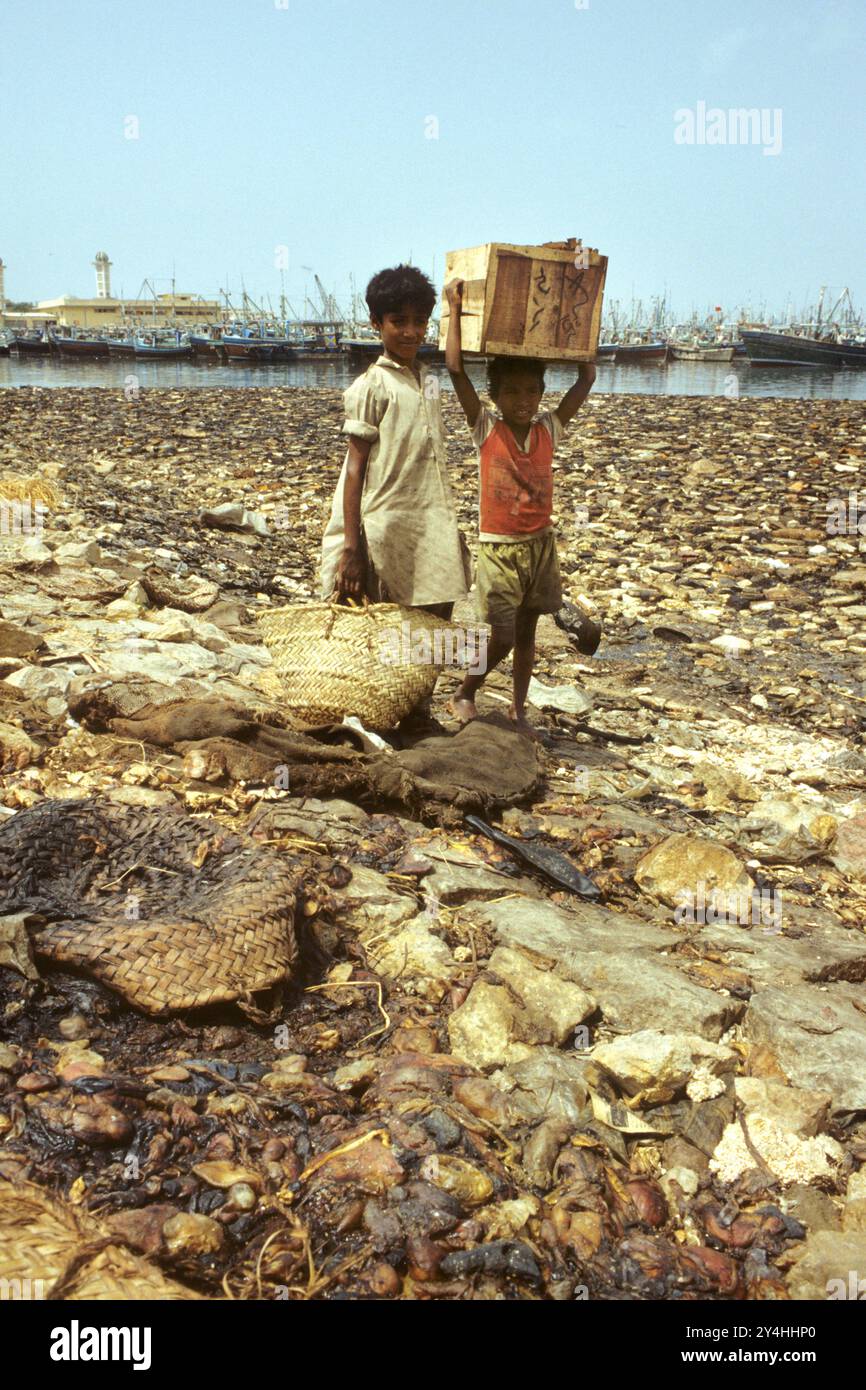 Asia. Pakistan. Children At The Port Of Karachi Stock Photo - Alamy