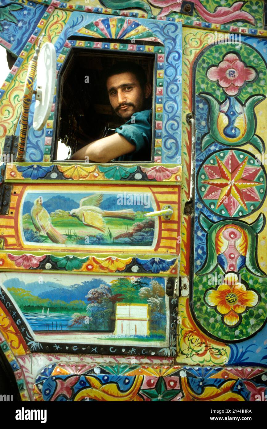 Karachi truck driver hi-res stock photography and images - Alamy