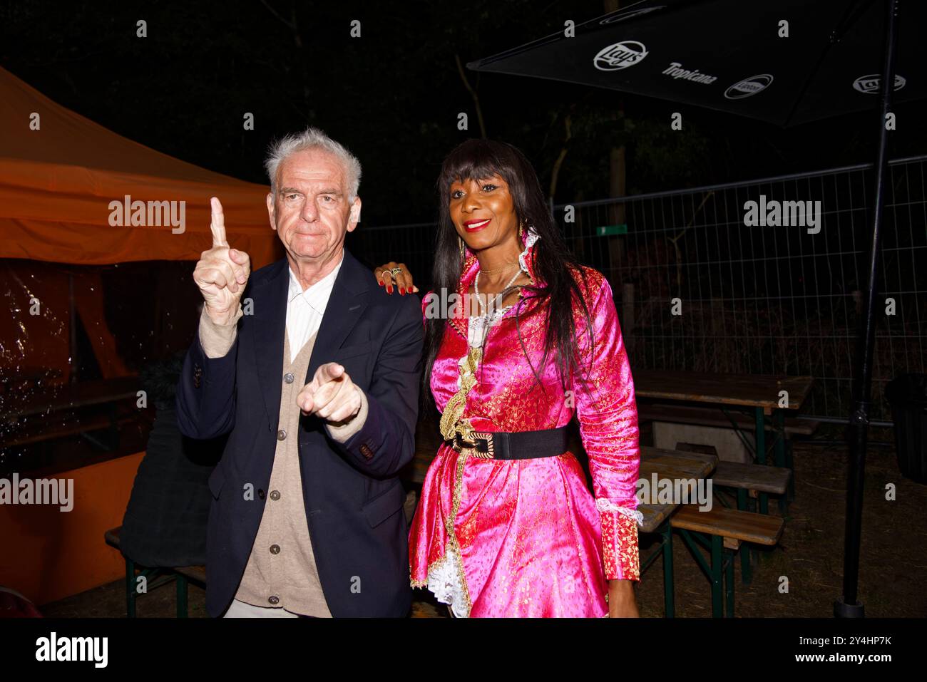 Bb tv presenter hi-res stock photography and images - Alamy