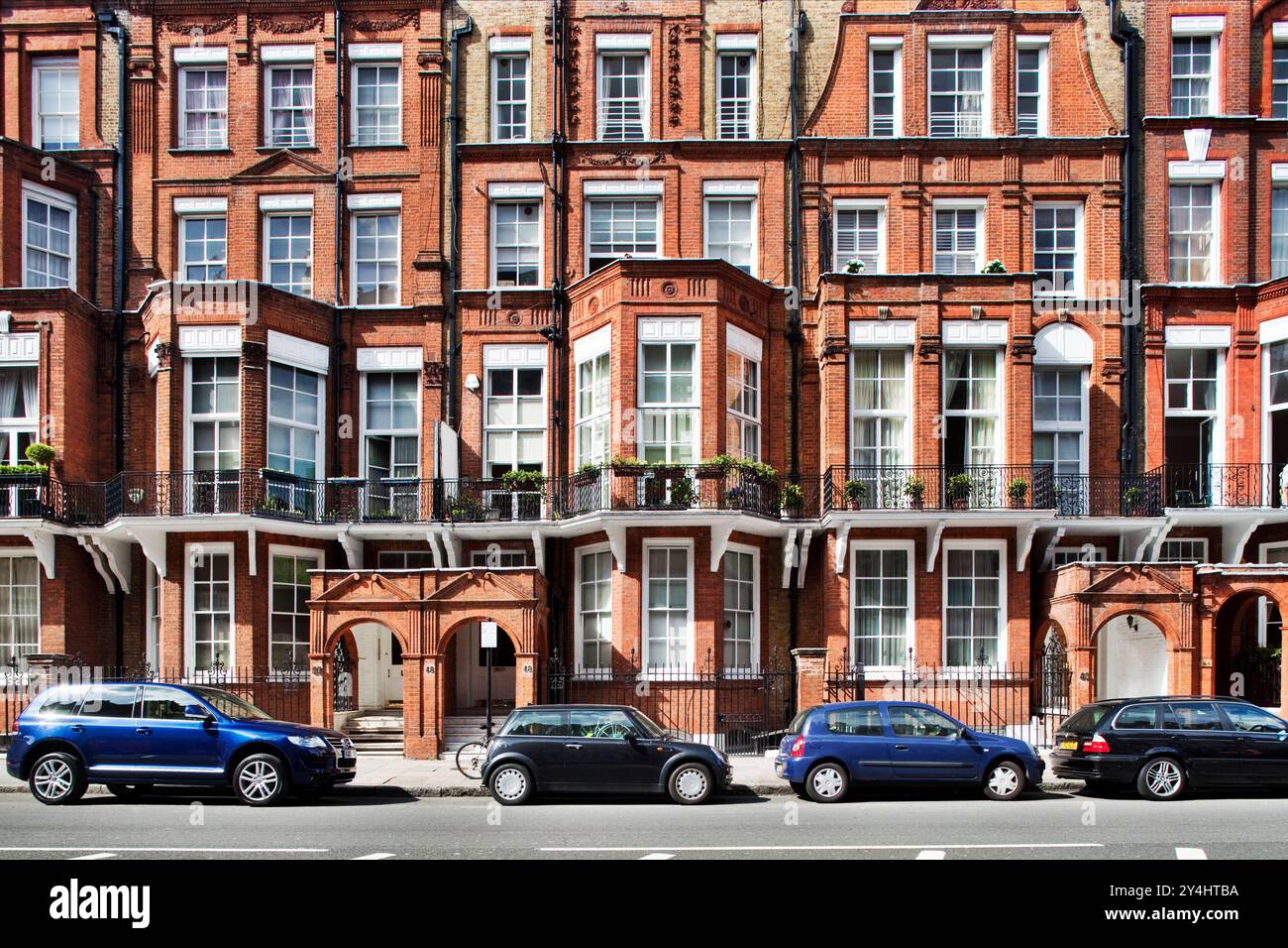 Explore the beautiful architecture of Victorian houses lining Pont ...
