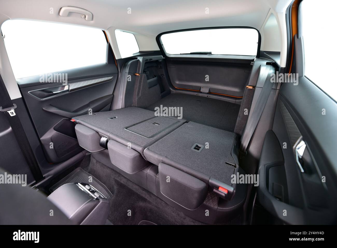 Rear view car with luggage hi-res stock photography and images - Alamy