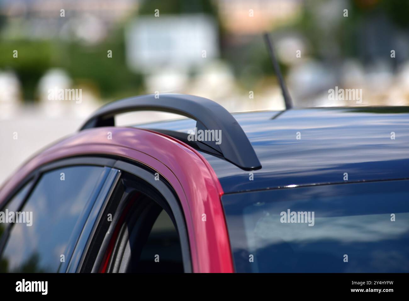 Luggage roof car family road trip hi-res stock photography and images ...