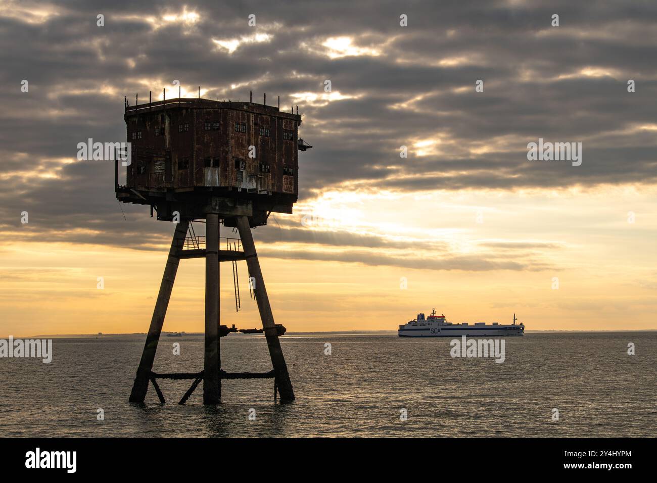 World War II Red Sands Maunsell Forts in the Thames Estuary Stock Photo ...