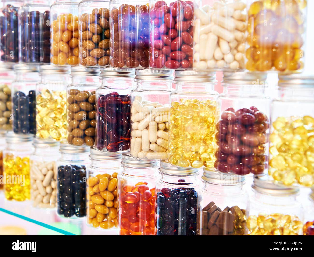 Capsules with dietary supplements in a pharmacy store Stock Photo - Alamy