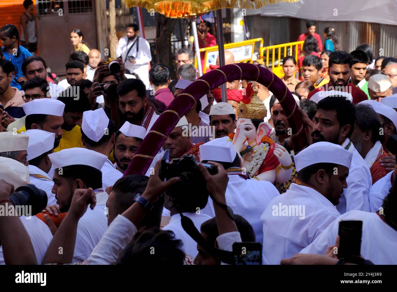 Pune, India - September 17, 2024, Shri Kasba Ganpati Ganpati Palkhi ...