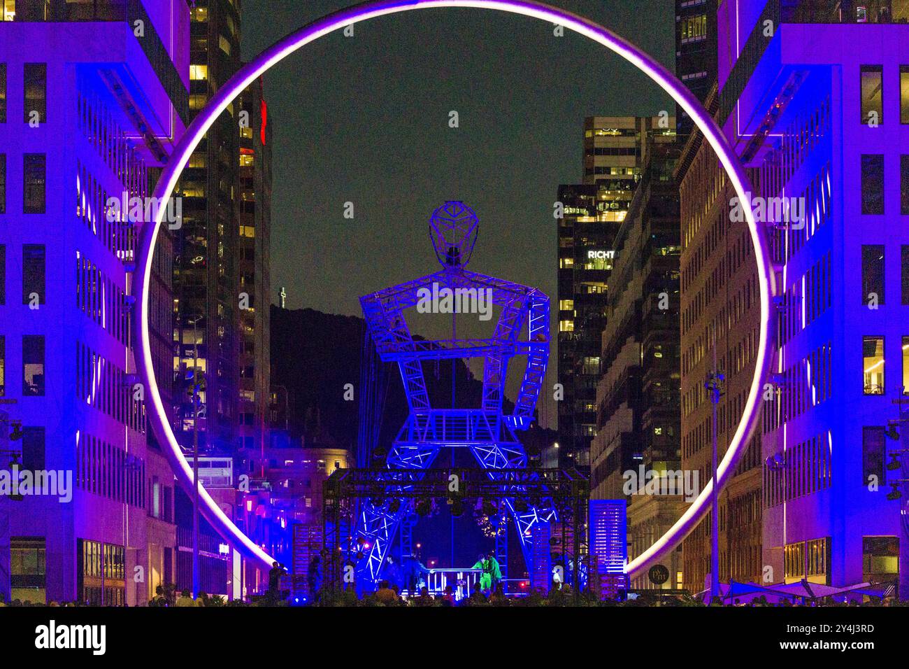 The circus The seven fingers of the hand performing on the Giant in ...