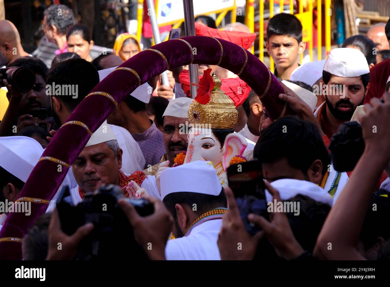Pune, India - September 17, 2024, Shri Kasba Ganpati Ganpati Palkhi ...