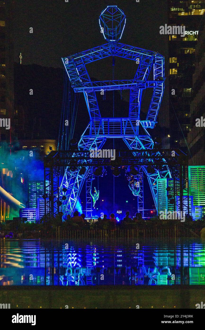 The circus The seven fingers of the hand performing on the Giant in ...