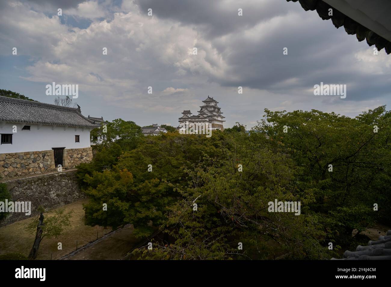 The largest and most visited castle in japan hi-res stock photography ...