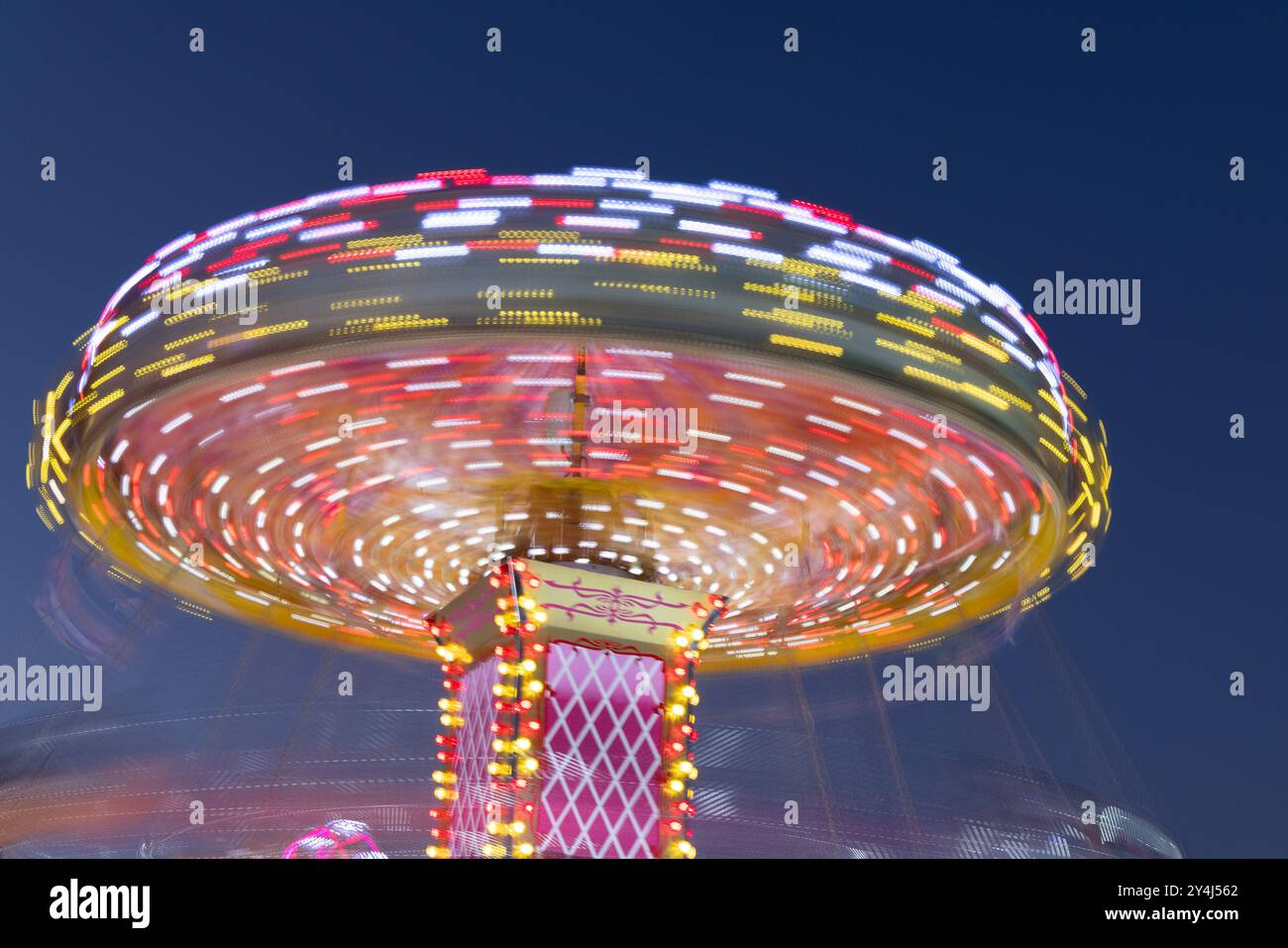 Fairground rides at the annual 'Witney Feast' travelling fun fair Stock ...