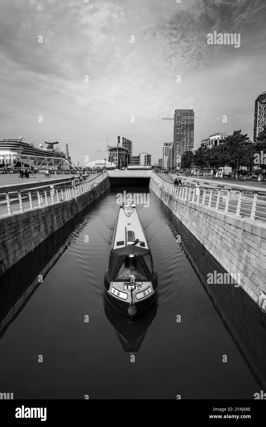 Historic architecture liverpool Black and White Stock Photos & Images ...