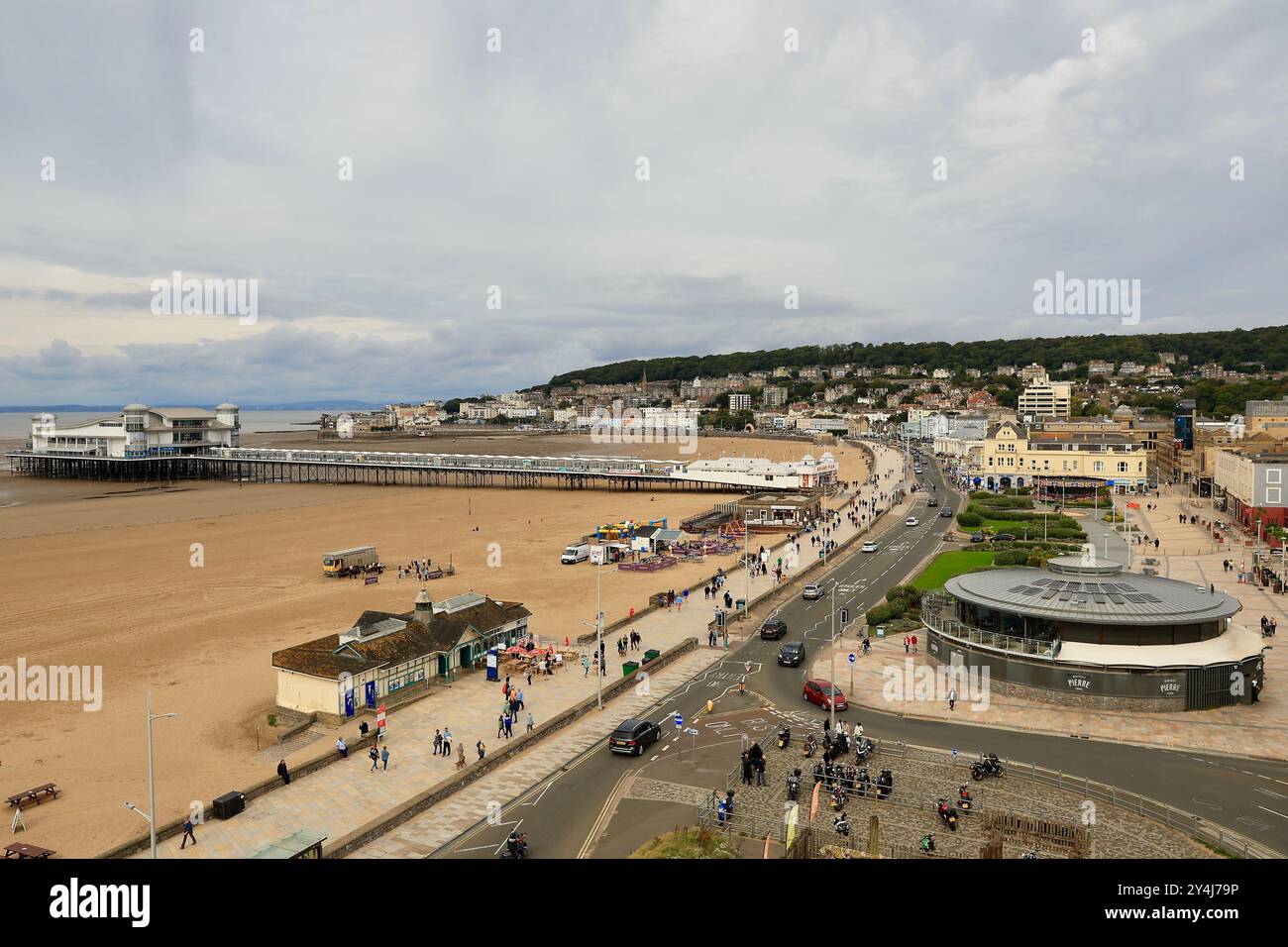 British seaside promenade and pier Stock Photo - Alamy