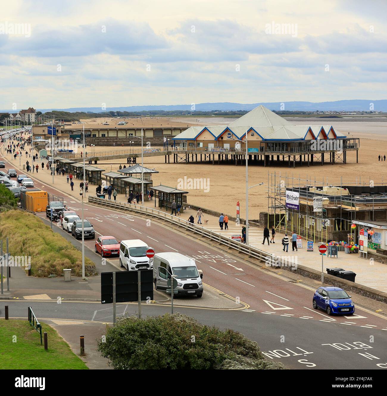 British seaside promenade and pier Stock Photo - Alamy