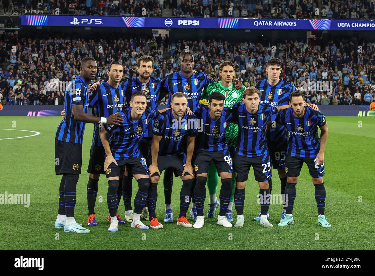 Inter Milan have a team photo before the game during the UEFA Champions ...