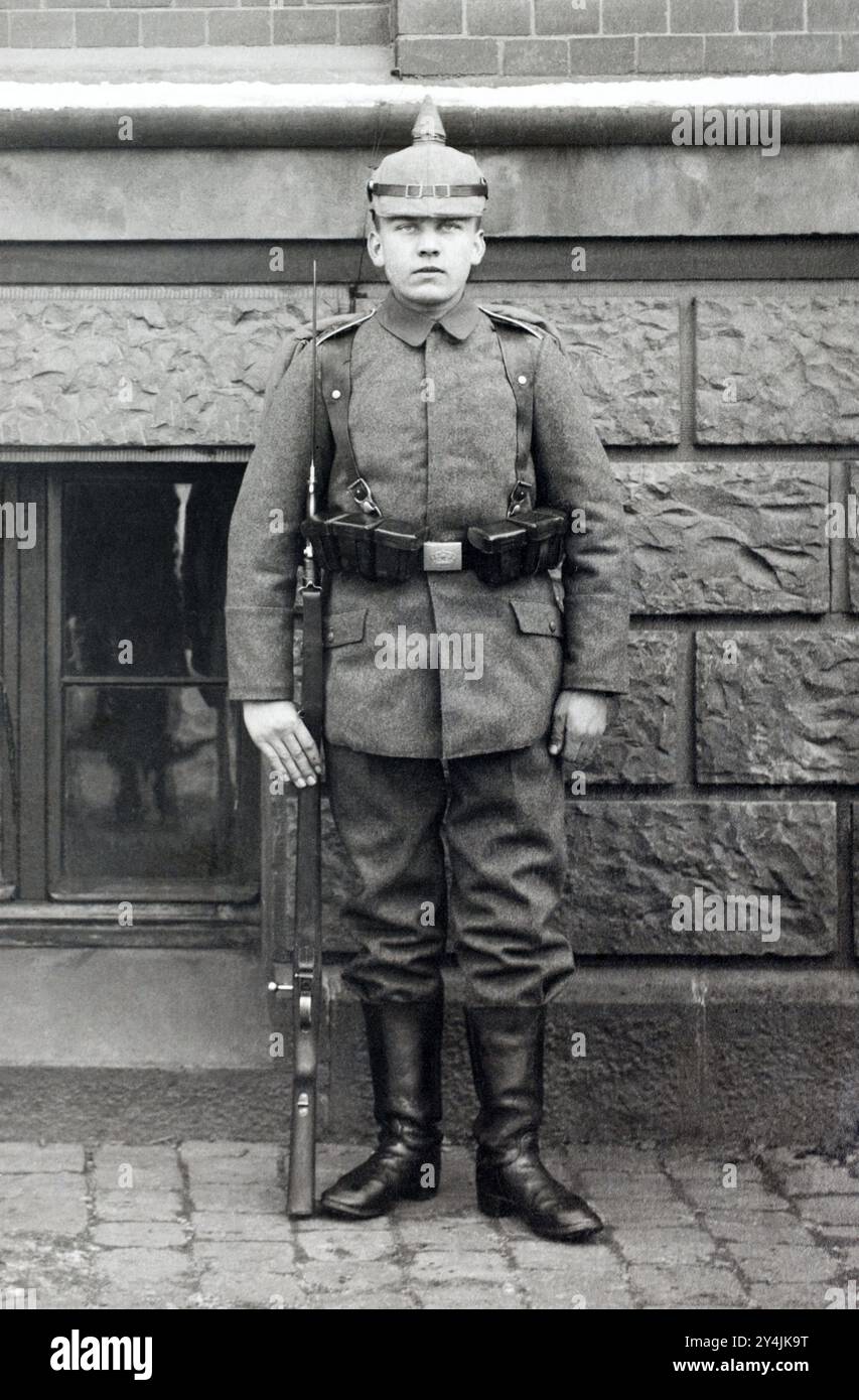 Infantry world war 1 hi-res stock photography and images - Alamy