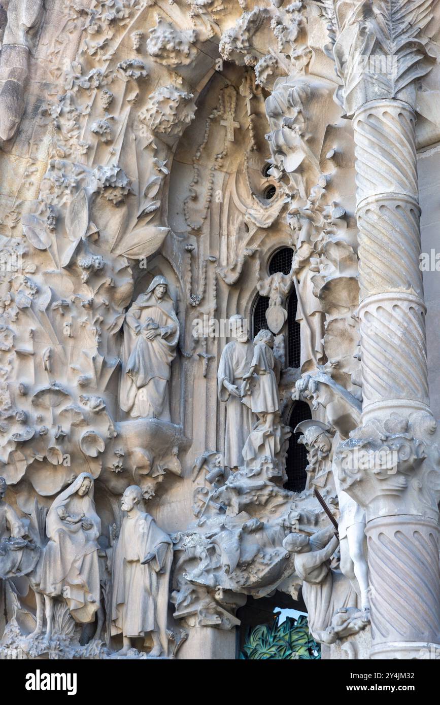 Antoni Gaudi's most famous architectural undertaking is La Sagrada ...