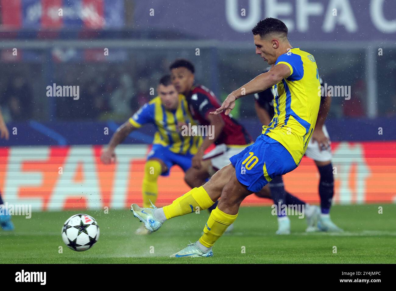 Bologna, Italy 18.09.2024 : Georiy Sudakov of Shakhtar misses the ...