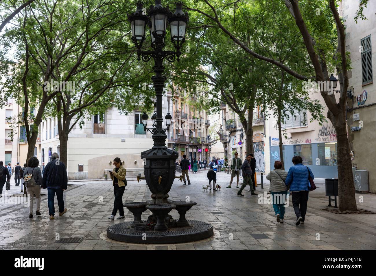 Daily life in the streets and neighborhoods of Barcelona, Spain Stock ...