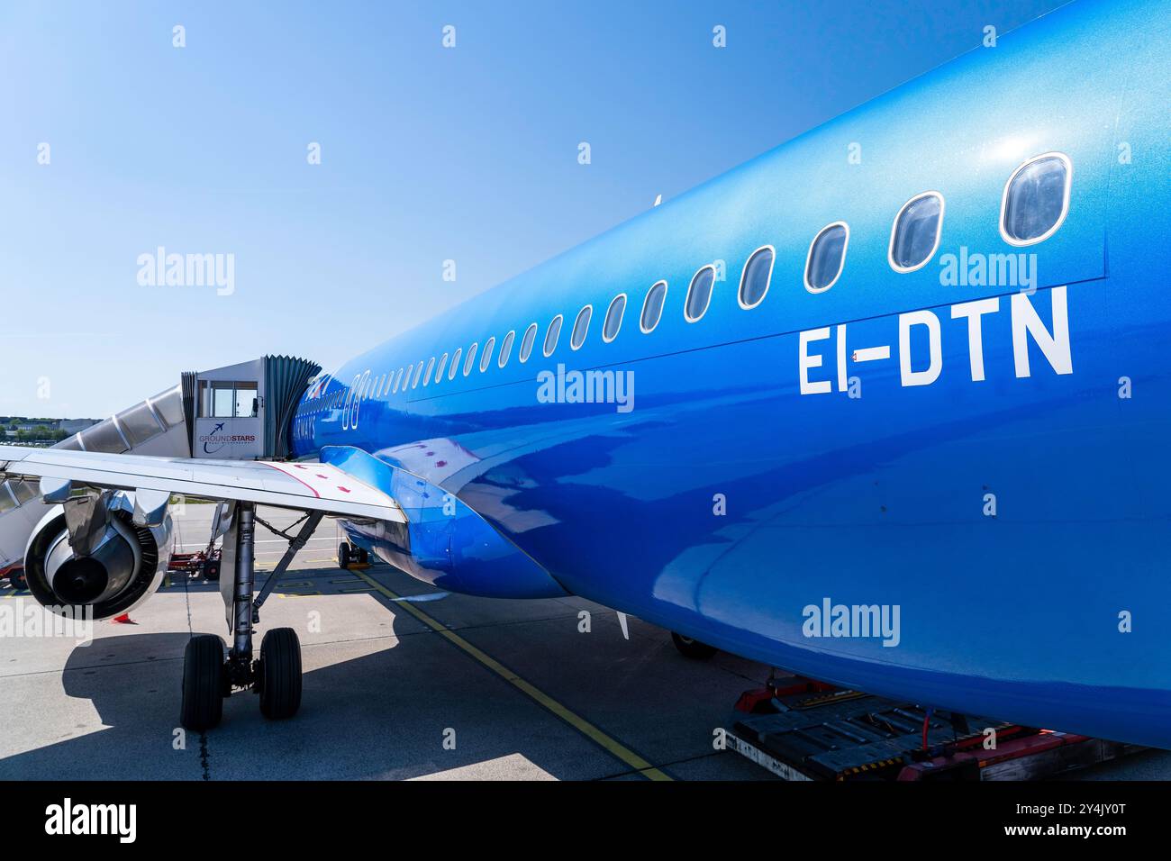 Blue colored ITA Airways Airbus A320 EI-DTN at Hamburg Airport Stock ...