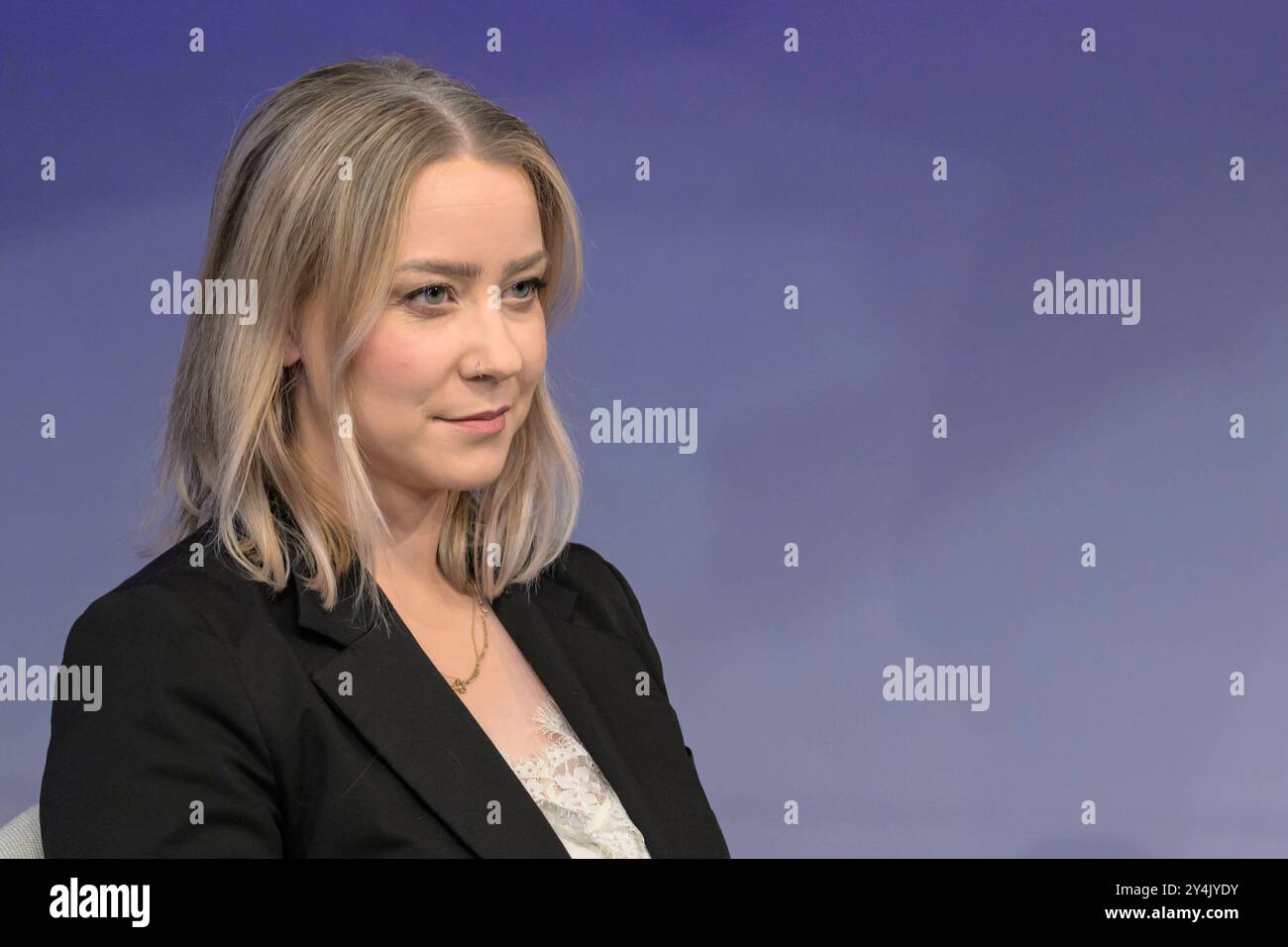 GER, Berlin, Adlershof, Studio, Sarah Pagung - Expertin fuer Aussen ...