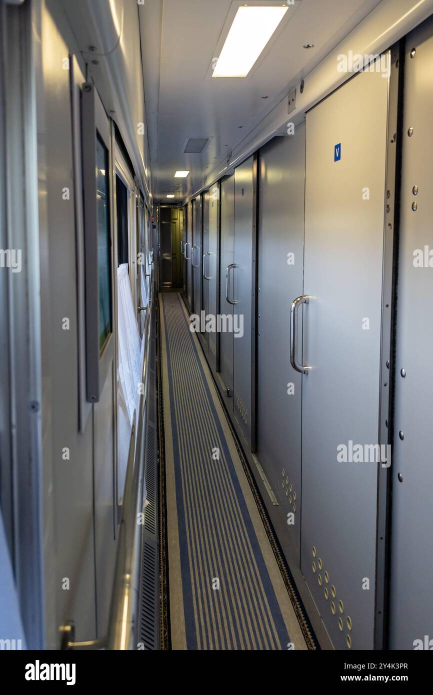 Interior of corridor of railway passenger car Stock Photo - Alamy